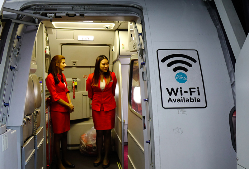 internet on the Emirates and Singapore flights