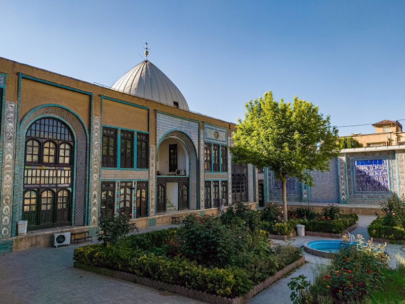 Moaven-Ol-Molk's Mausoleum